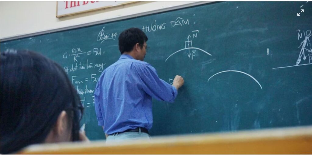 How to Deal With a Strict Professor | 'Monomousumi'