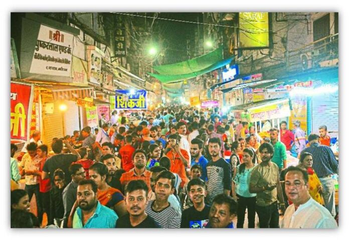 India’s Only Night Food Street “Sarafa Bazaar”-Indore | 'Monomousumi'