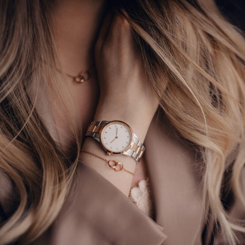 Best Ladies’ Watches That Blend Elegance and Functionality | 'Monomousumi'